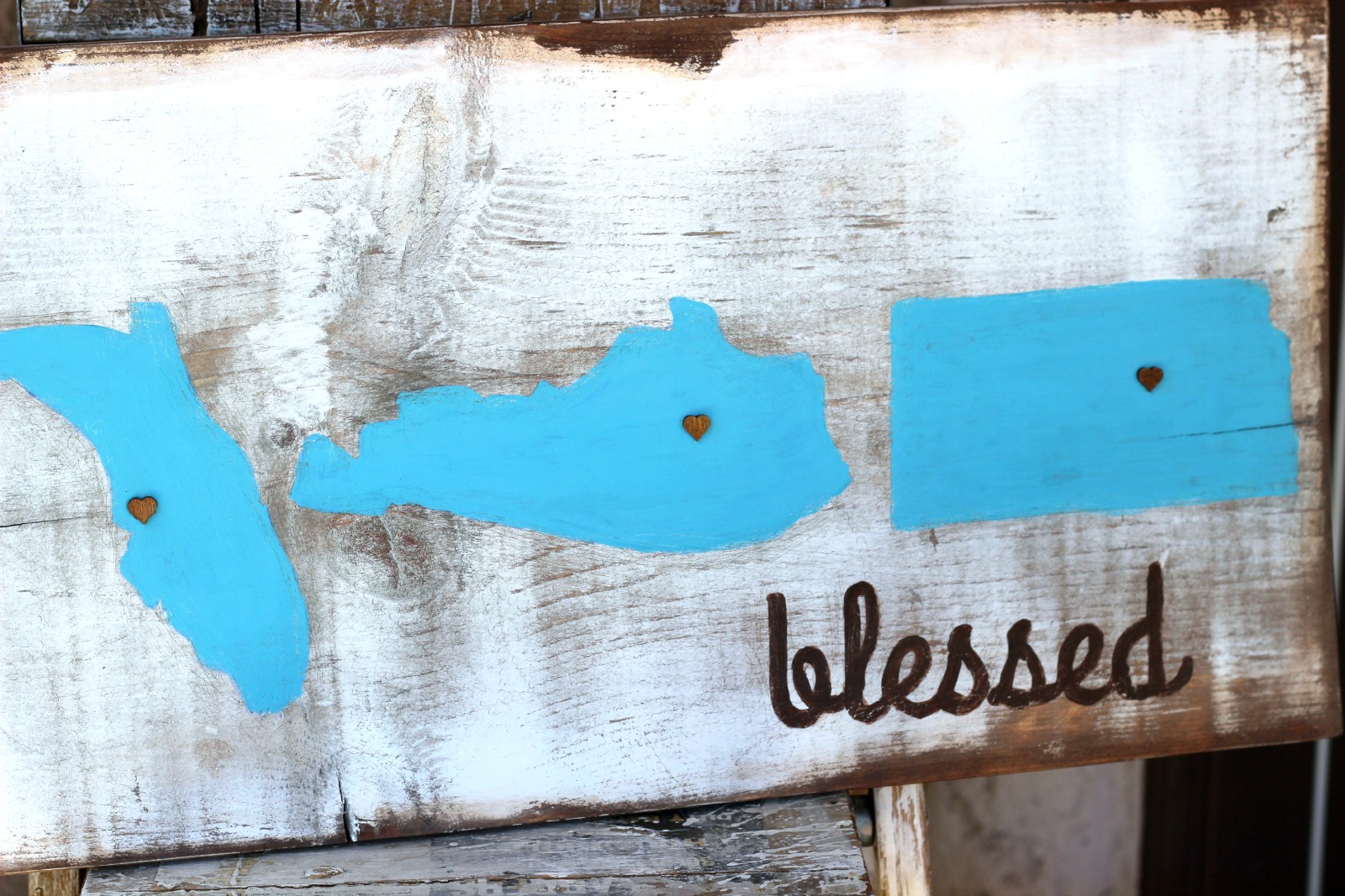 How to make a Rustic Wood Painted State Sign
